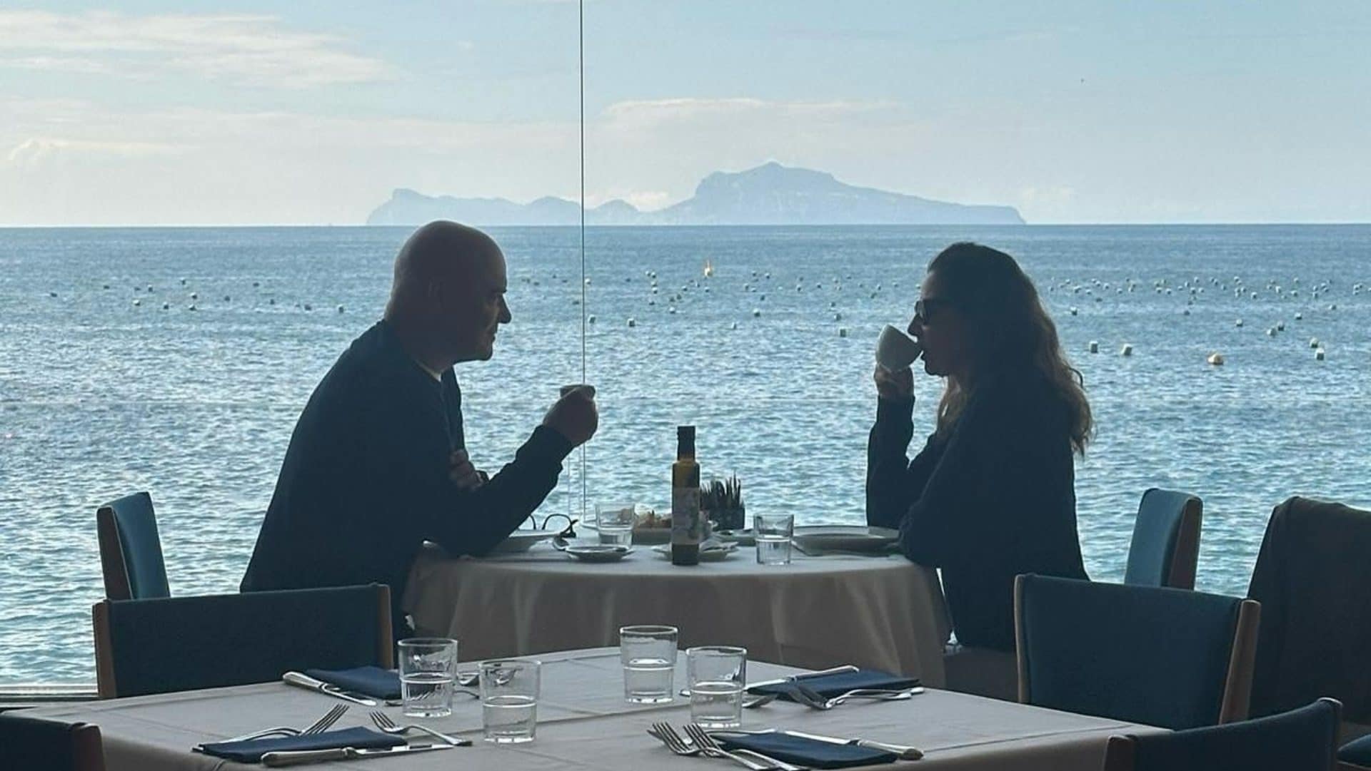 La colazione da sogno di Luisa Ranieri e Luca Zingaretti: quanto costa l'esperienza a Napoli