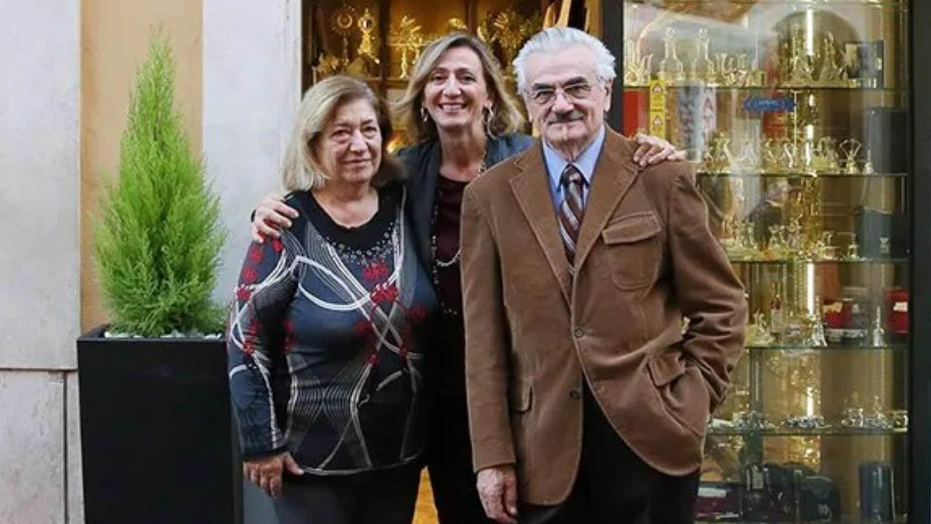 Chi è Raniero Mancinelli, il sarto del Papa, e quanto costa vestire il ...