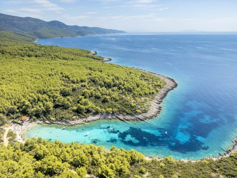 Le 12 isole europee con il mare più bello per le vacanze estive 2025