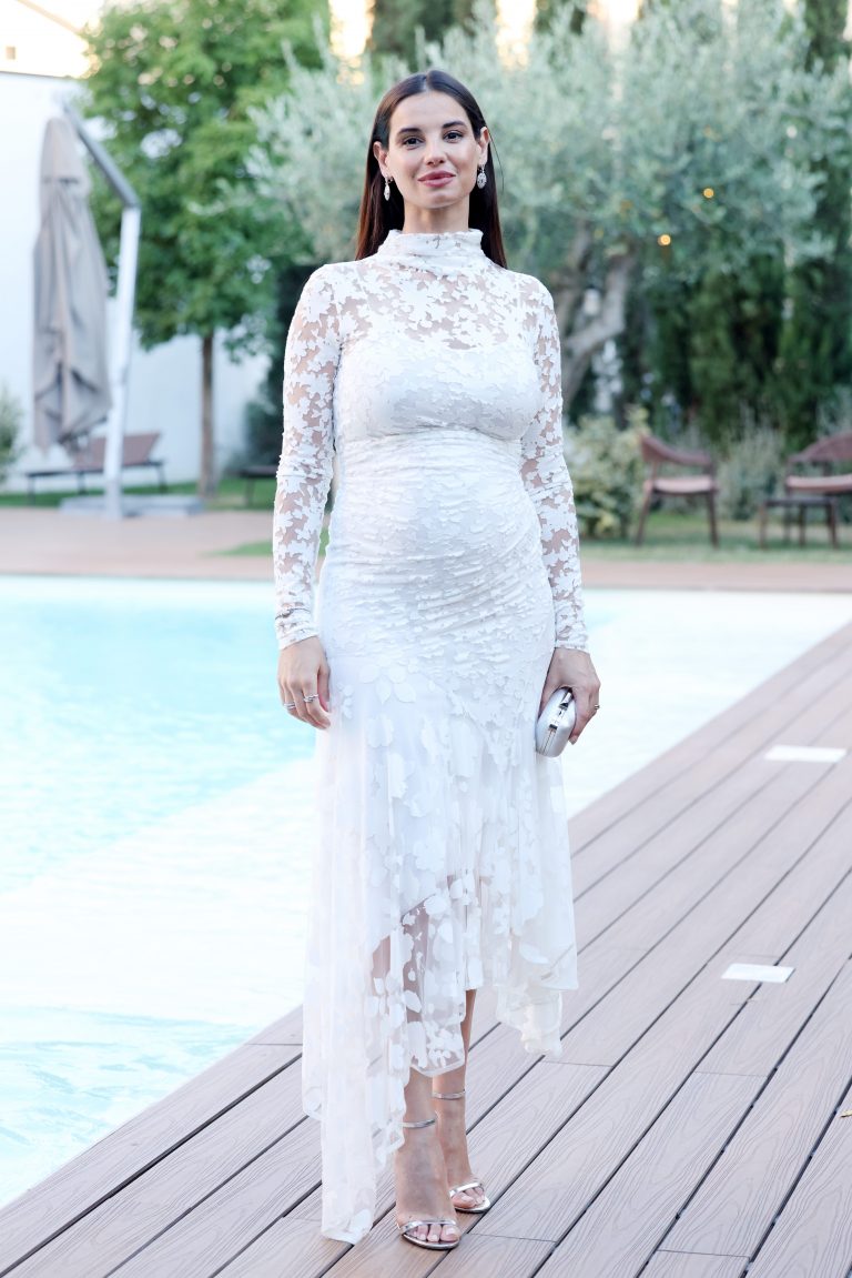 Francesca Chillemi incinta con l'abito bianco: chi ha firmato il primo ...