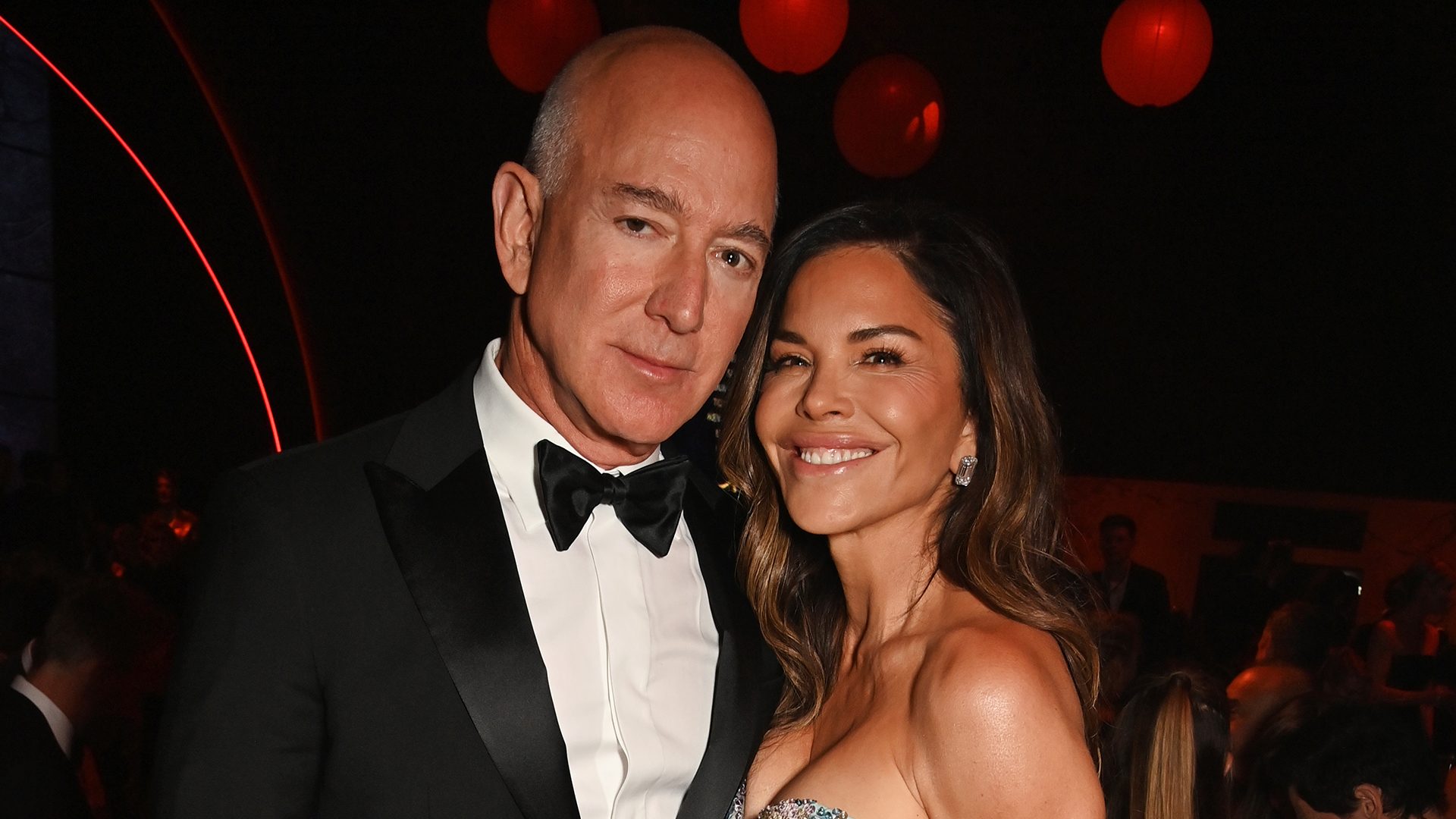 Il matrimonio da 30 milioni di Jeff Bezos e Lauren Sanchez: dai 27 abiti da sposa ai 200 invitati