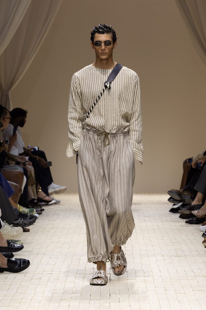 Milano Fashion Week, le tendenze Primavera/Estate 2026: sfila l'uomo tra colori pastello, righe ...