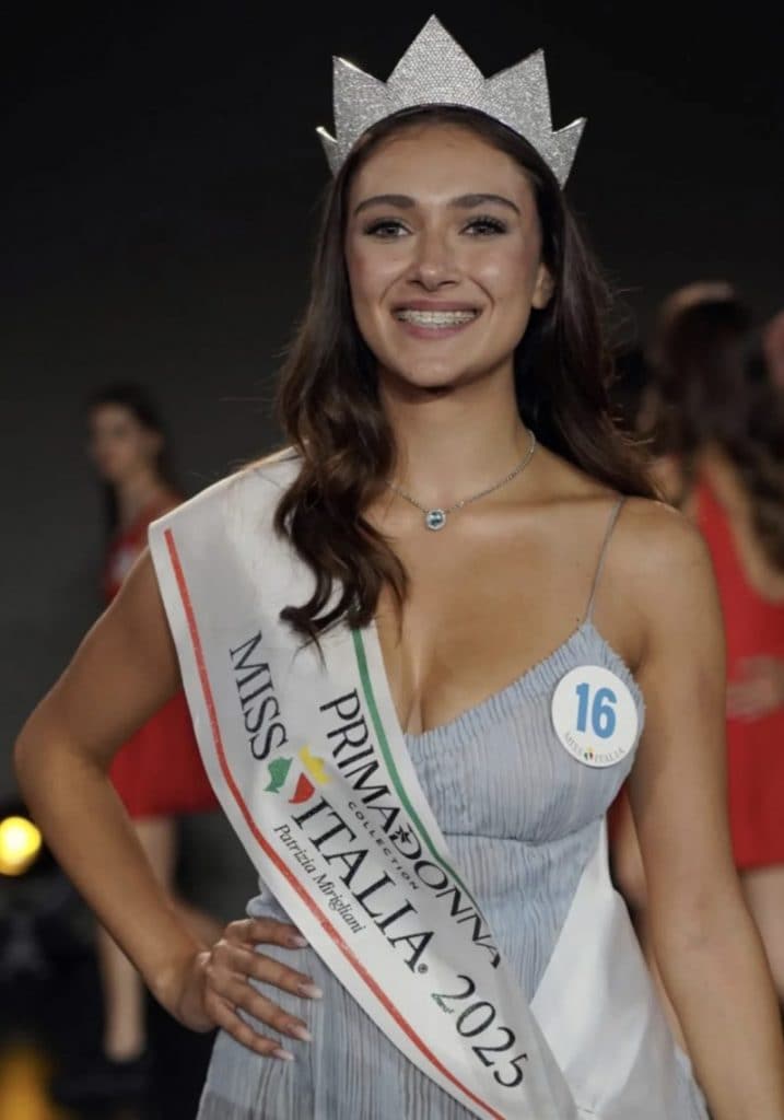 Katia Buchicchio, la prima Miss Italia con l'apparecchio ai denti è il simbolo della lotta ai tabù