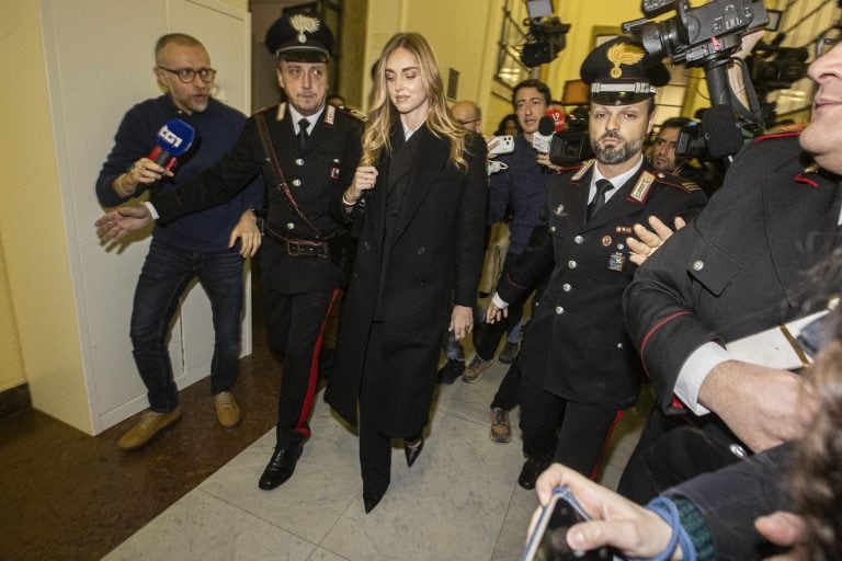 Chiara Ferragni riparte dalla moda dopo il proscioglimento: cosa ...