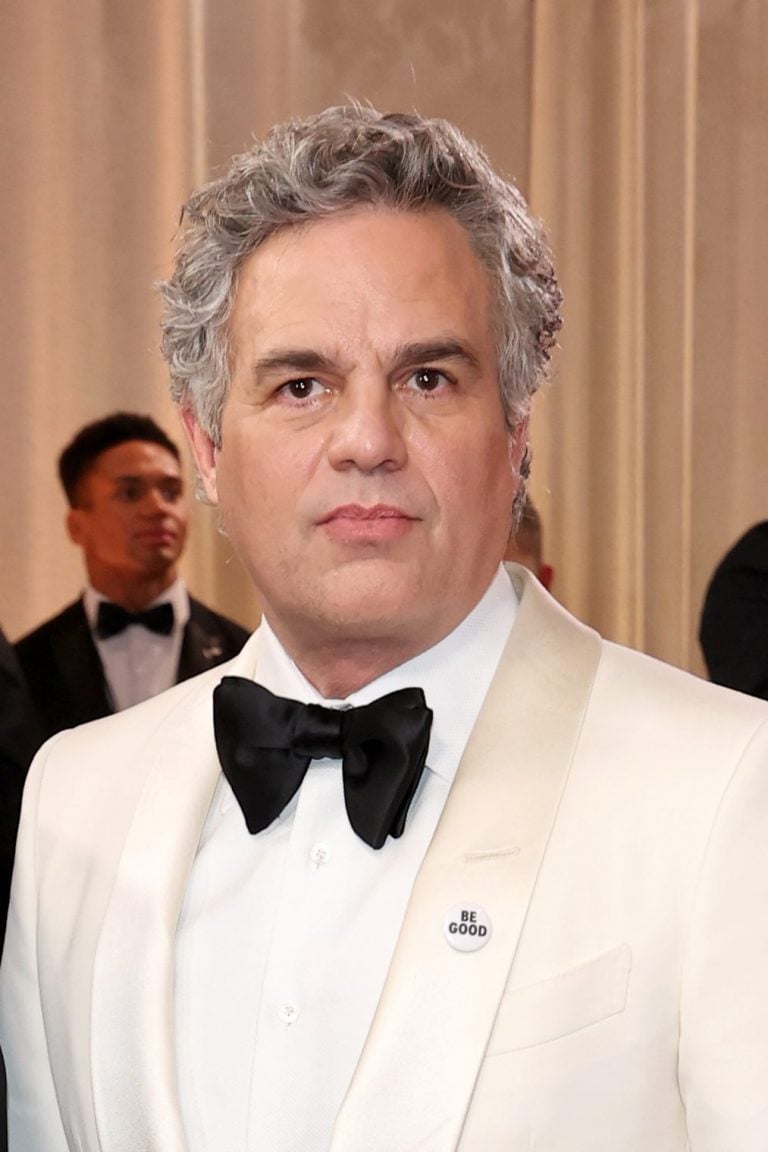 Mark Ruffalo ai Golden Globes 2026 protesta contro l'ICE e Trump: il ...