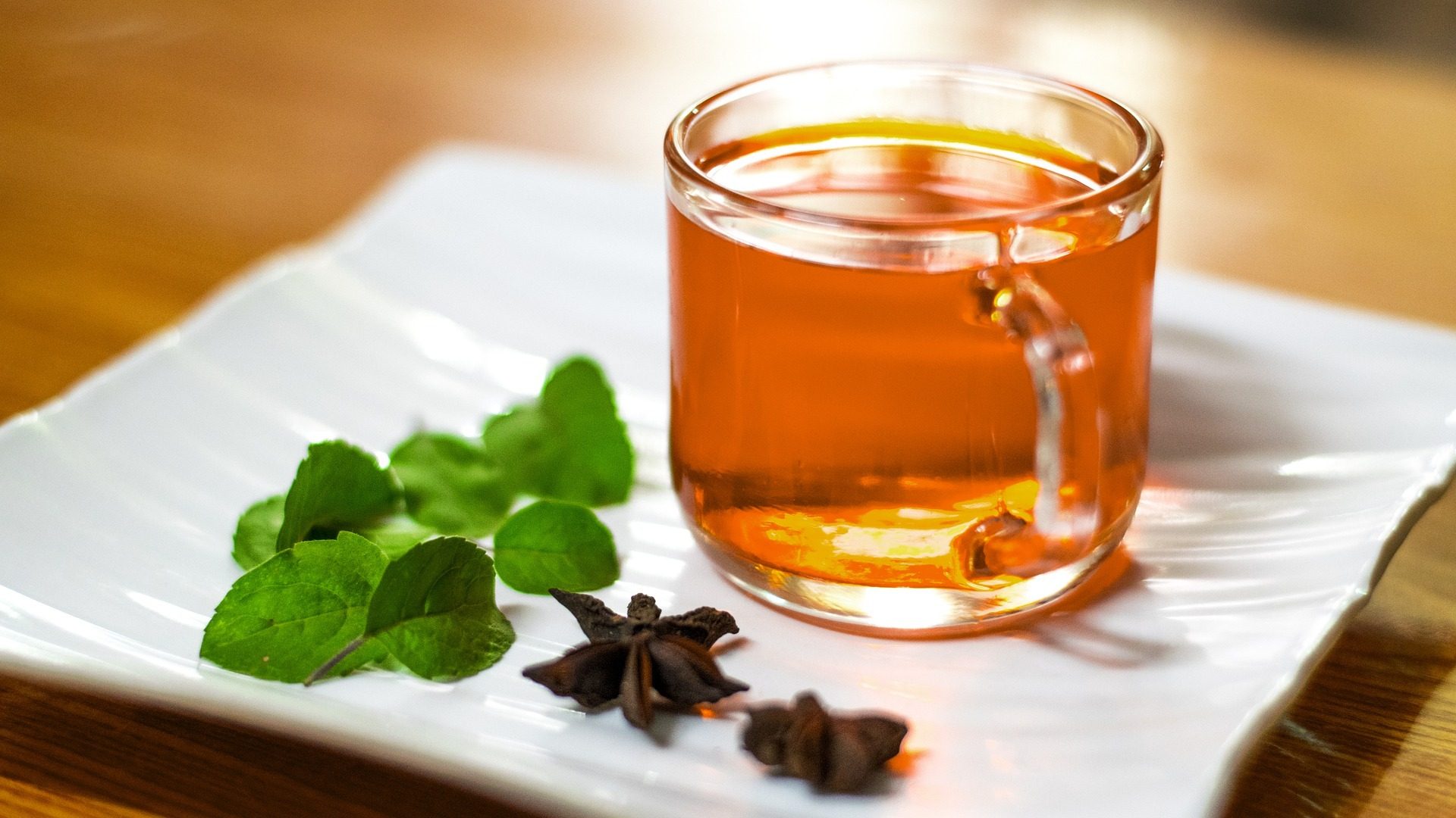 Bere almeno 4 tazze di tè al giorno può abbattere il rischio di ...