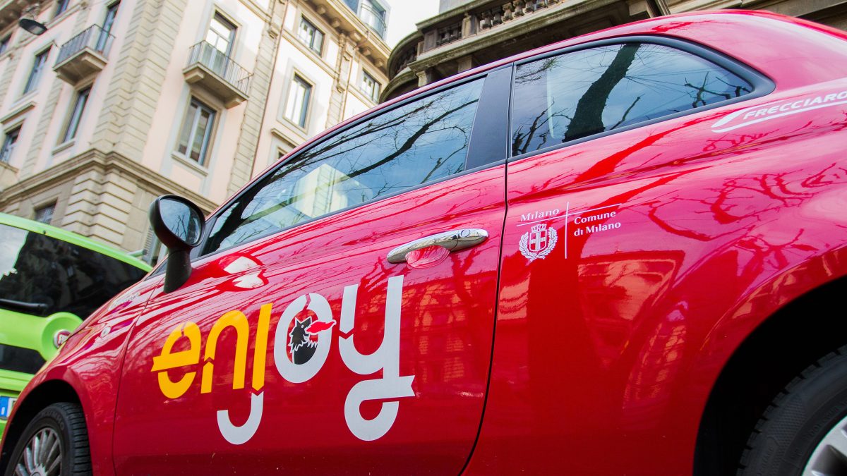 La fine di Enjoy, per come lo conosciamo: le auto verranno parcheggiate ...