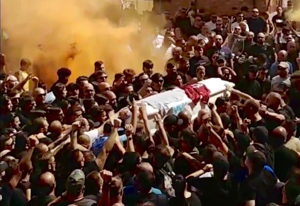 Borgo Sant'Antonio Abate si ferma per Giuseppe Menale. Cori ultras allo ...