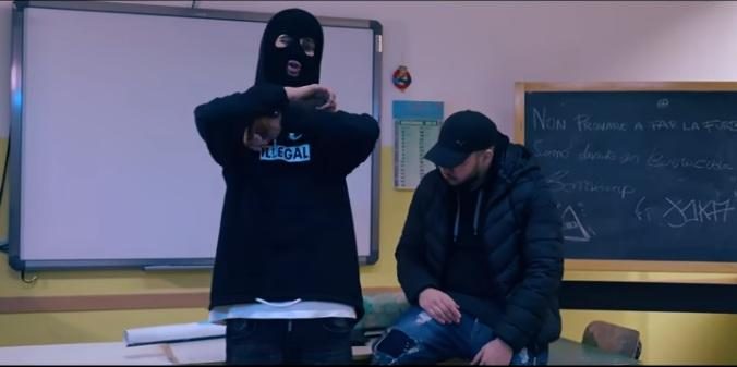 Scuola in fiamme e insulti alla prof nel video dei rapper casertani ...