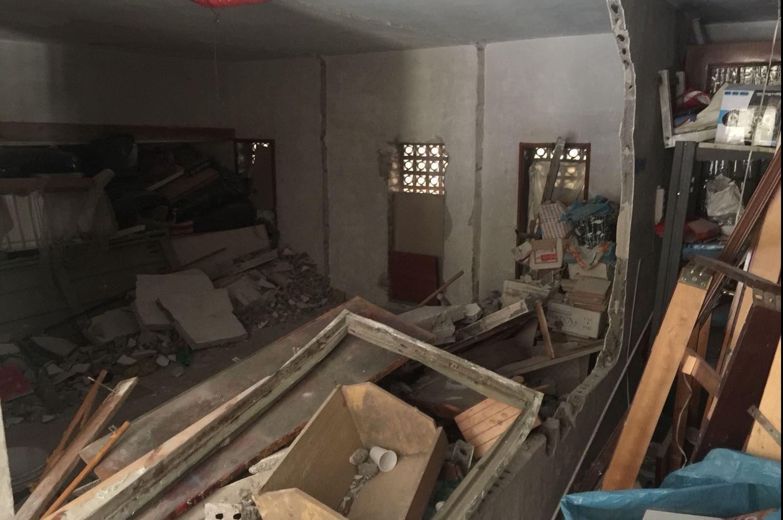A Scampia approfittano della quarantena, occupano lo scantinato e lo ...