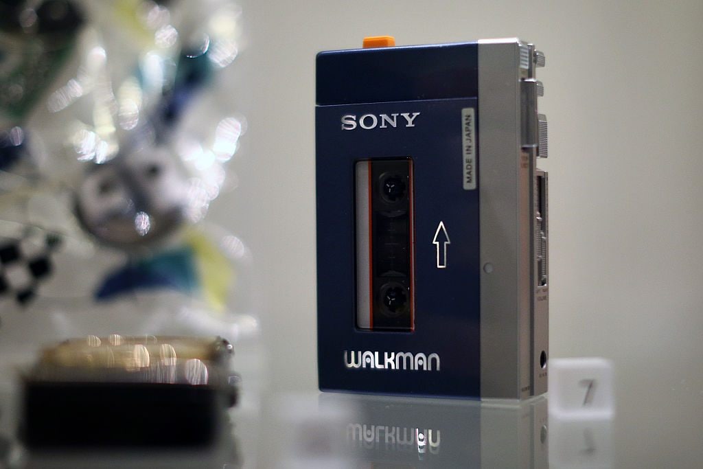 Il Walkman compie 41 anni, ecco come funzionava la musica analogica