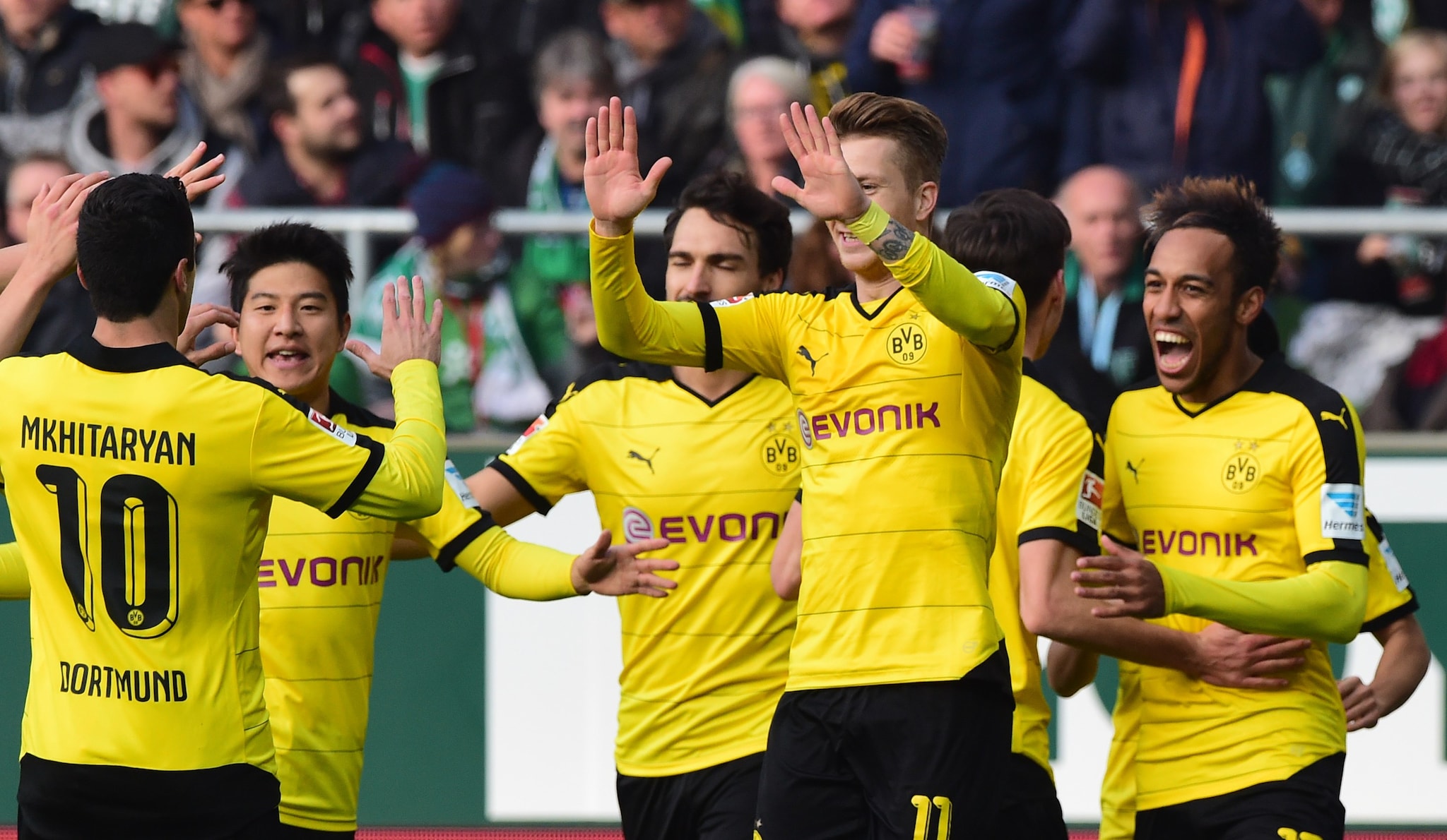 Bundesliga, il Borussia Dortmund vince a Brema e si avvicina alla vetta
