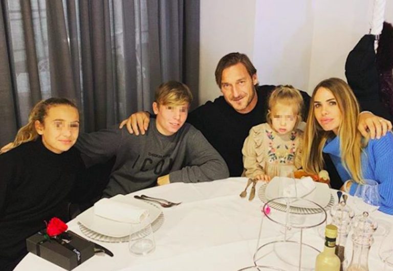 Totti e l'amore per la sua famiglia: Con voi è sempre San Valentino
