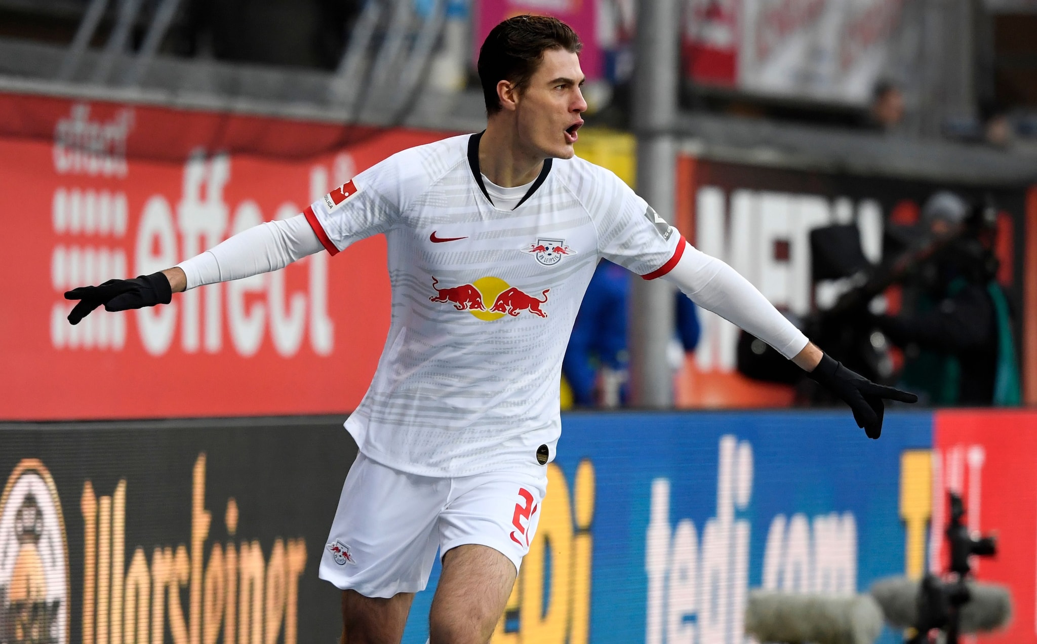 Patrick Schick più lontano dalla Roma: il Lipsia pensa al riscatto per ...