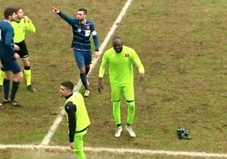 Lasciò il campo dopo gli insulti razzisti, ora Omar Daffe lavorerà per ...